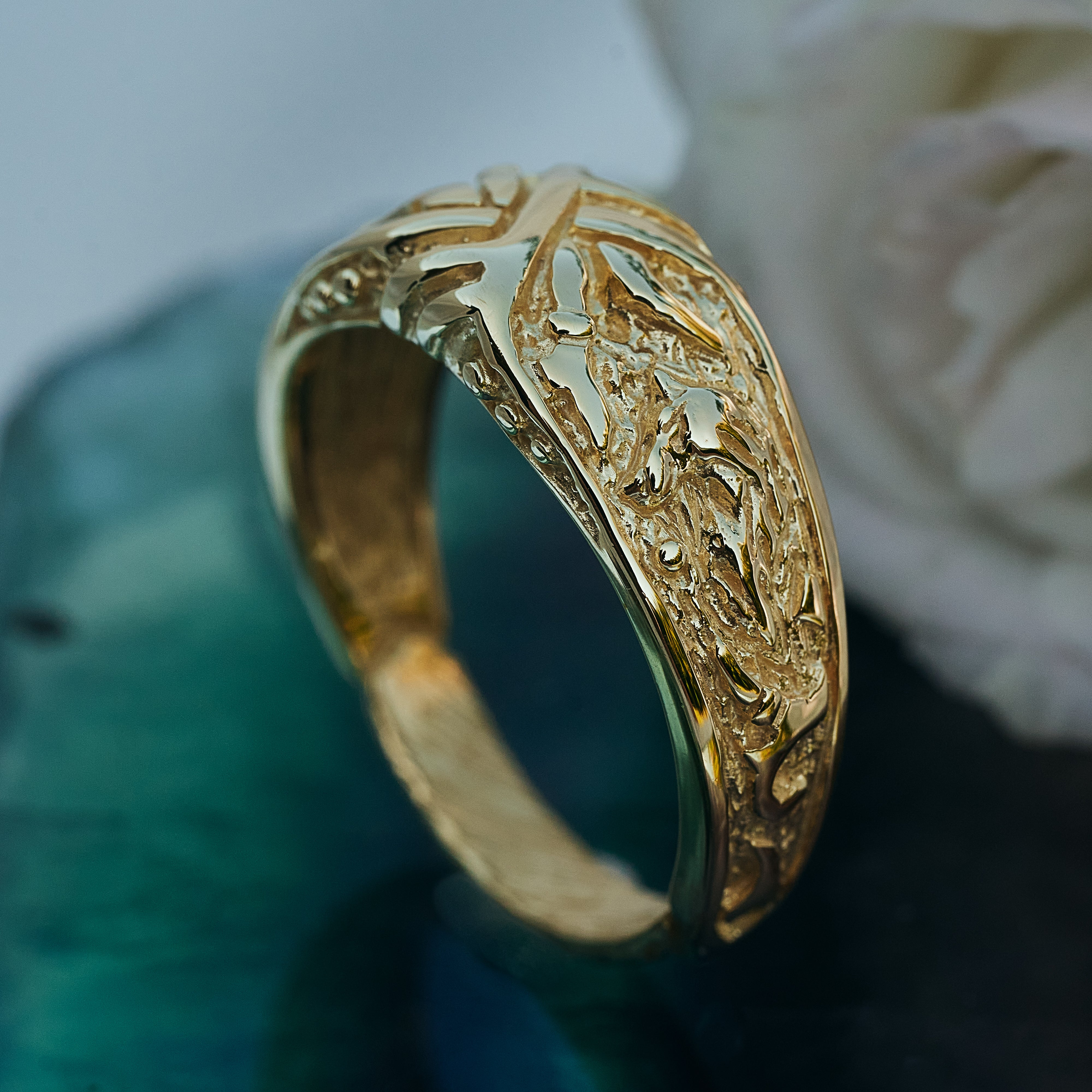 Solid Gold Wolf Wedding Band for Men – Symbolic Handmade Jewelry ...