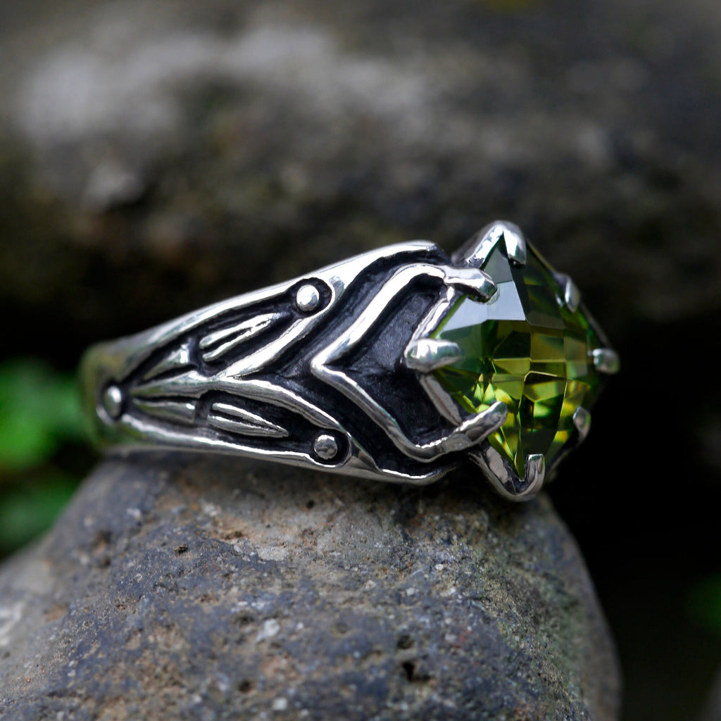 Peridot Ring "Vera" | BlackTreeLab