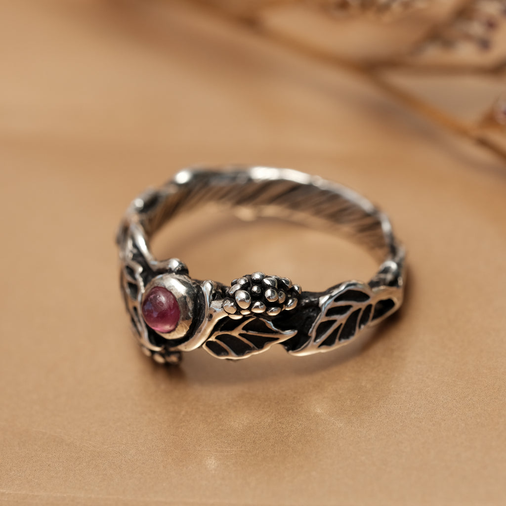 Vintage Silver Ruby Ring "Mulberry" | BlackTreeLab