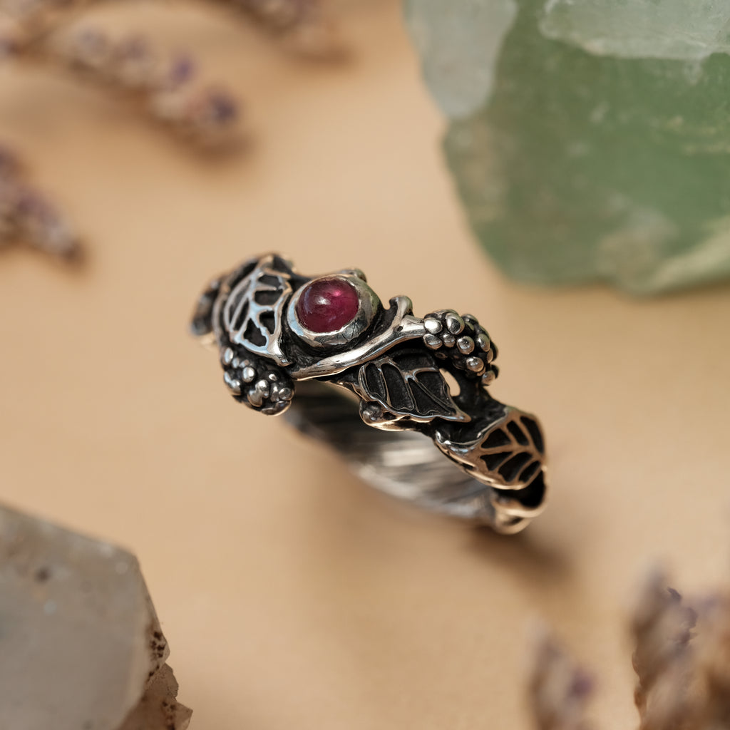 Vintage Silver Ruby Ring "Mulberry" | BlackTreeLab