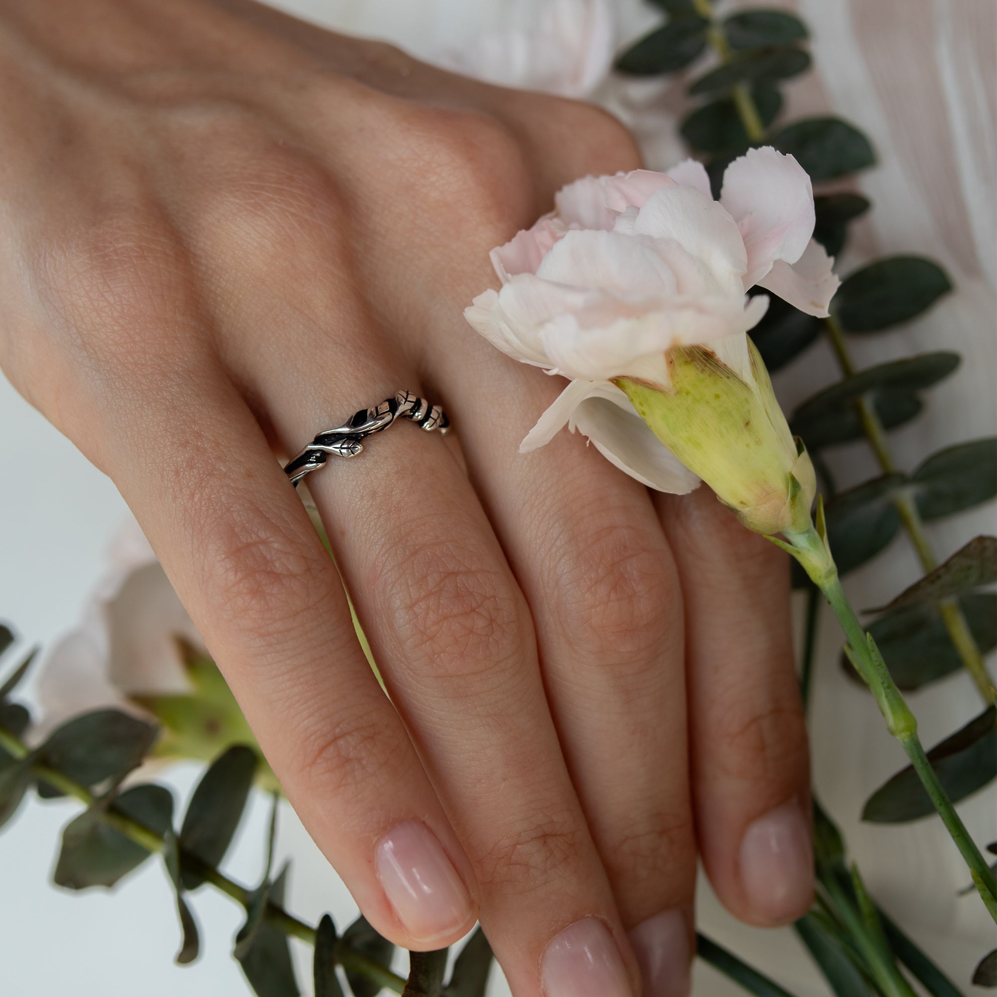 Women's Wedding Band "Primrose" | BlackTreeLab